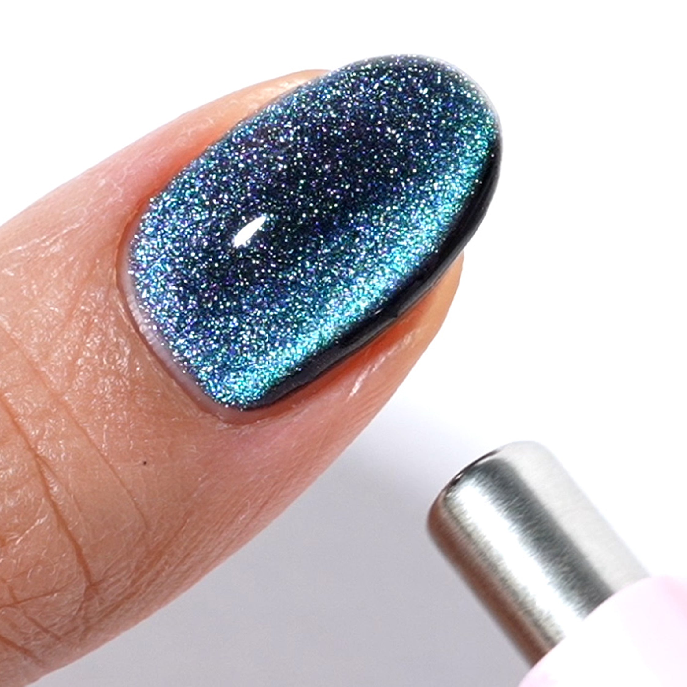 Magnetic Iridescent Topper – One Gel Silver Shimmer Polish – Dashing Diva